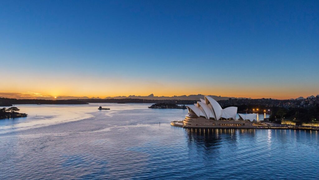 An Insider's Guide to the Bondi to Coogee Coastal Walk - Sydney Travel ...
